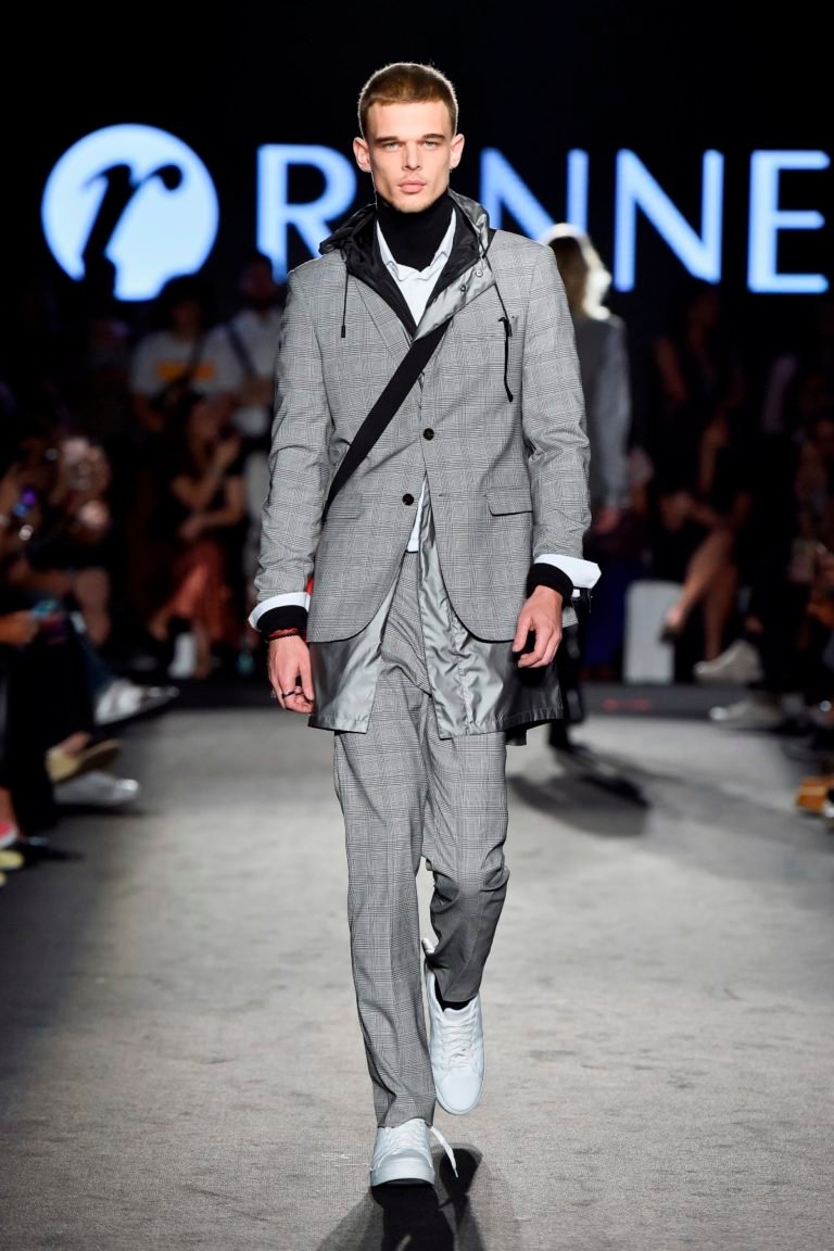 Renner traz o militarismo e o esportivo para seu Outono/Inverno 2018 ...