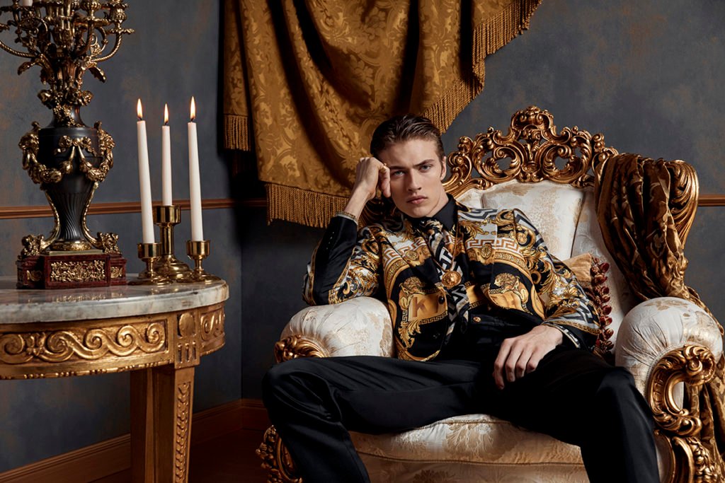 Versace mostra porque os “Italians do It Better” – no mundo da moda ...