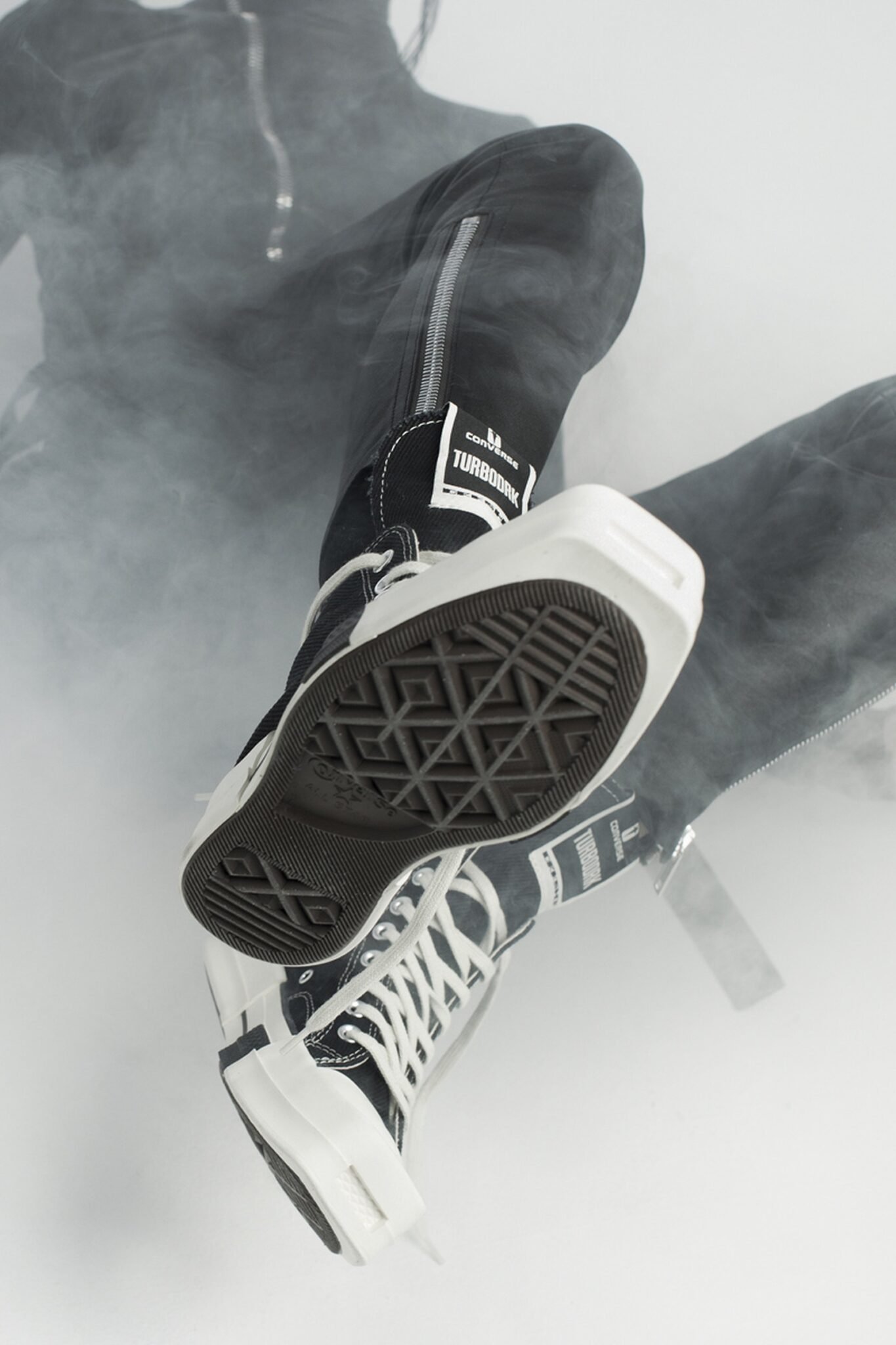 Rick Owens traz vibe Dark em sua Collab com Converse Chuck Taylor 70 ...