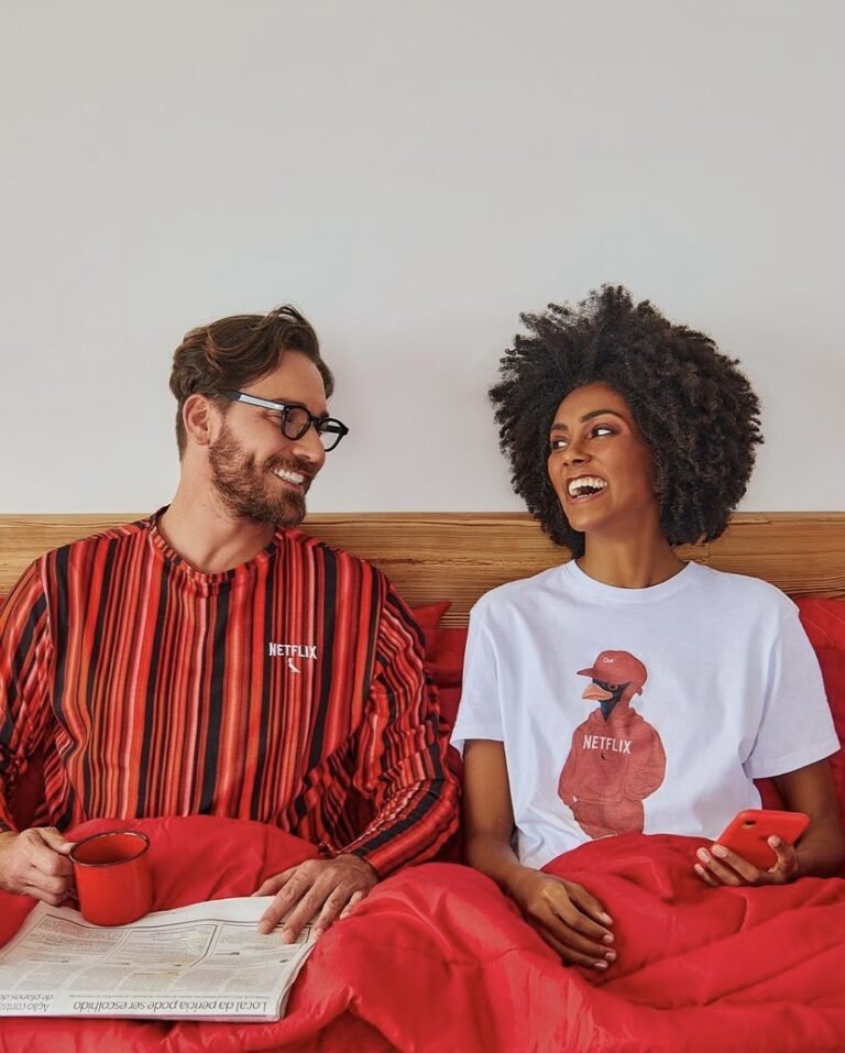 Moda 2026 Reserva traz nova collab com a Netflix - O Cara Fashion
