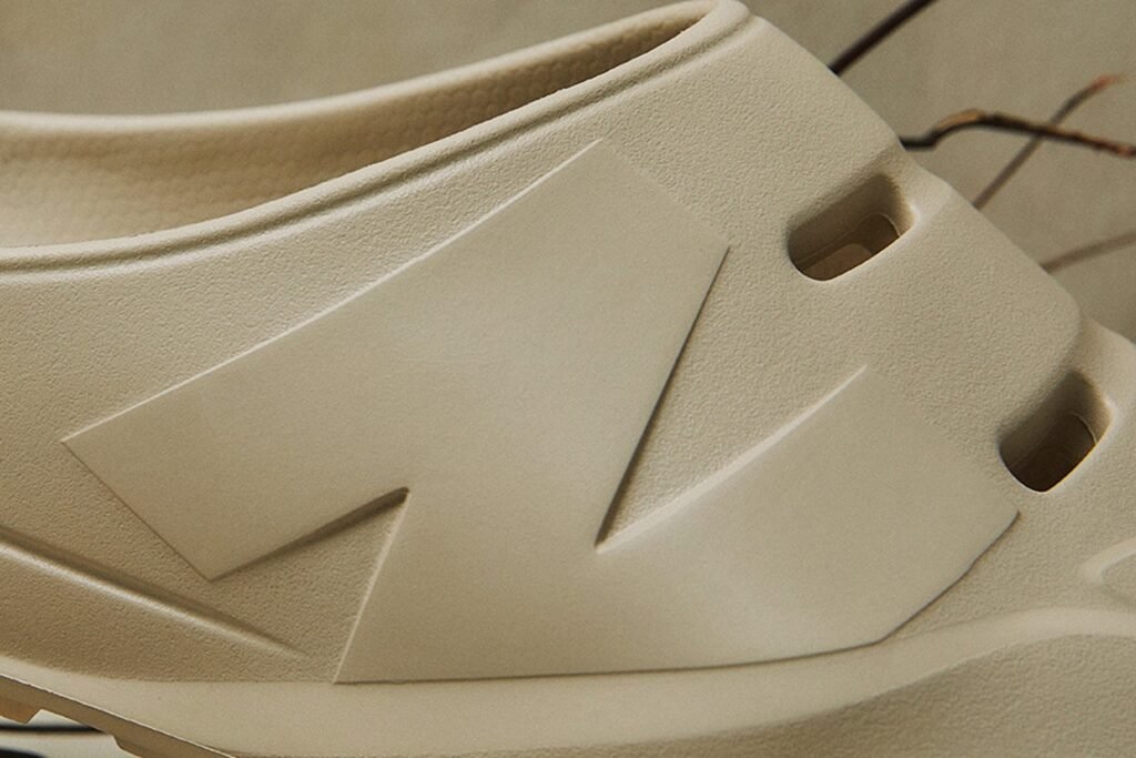 New Balance traz novas Clogs para concorrer com no mercado de Sandálias ...