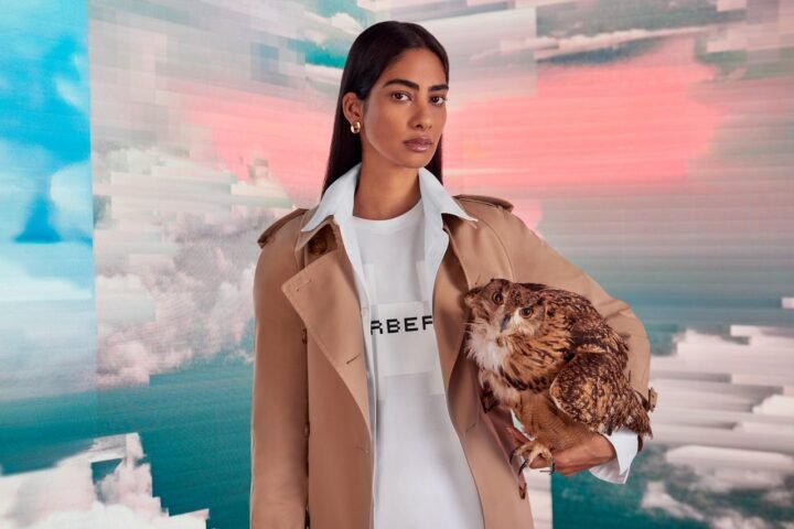 Burberry traz nova collab com a Minecraft na vibe pixelada – O Cara Fashion