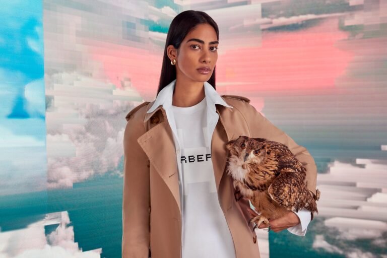 Burberry traz nova collab com a Minecraft na vibe pixelada – O Cara Fashion