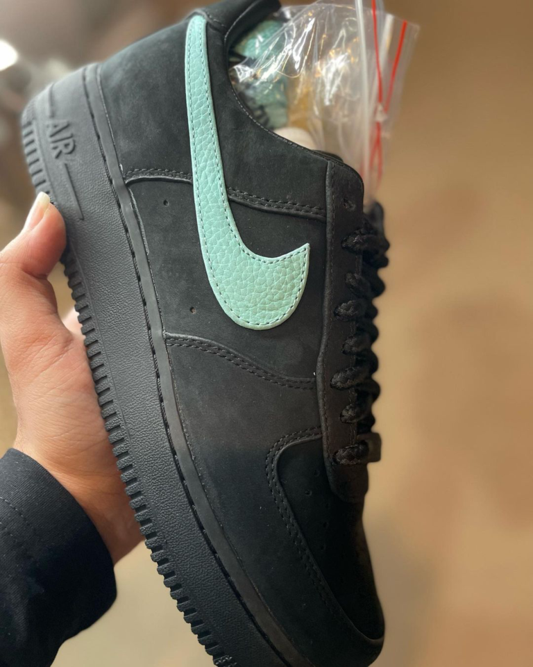 Sneakers 2026 Nike apresenta novo Air Force 1 em parceria com a Tiffany ...