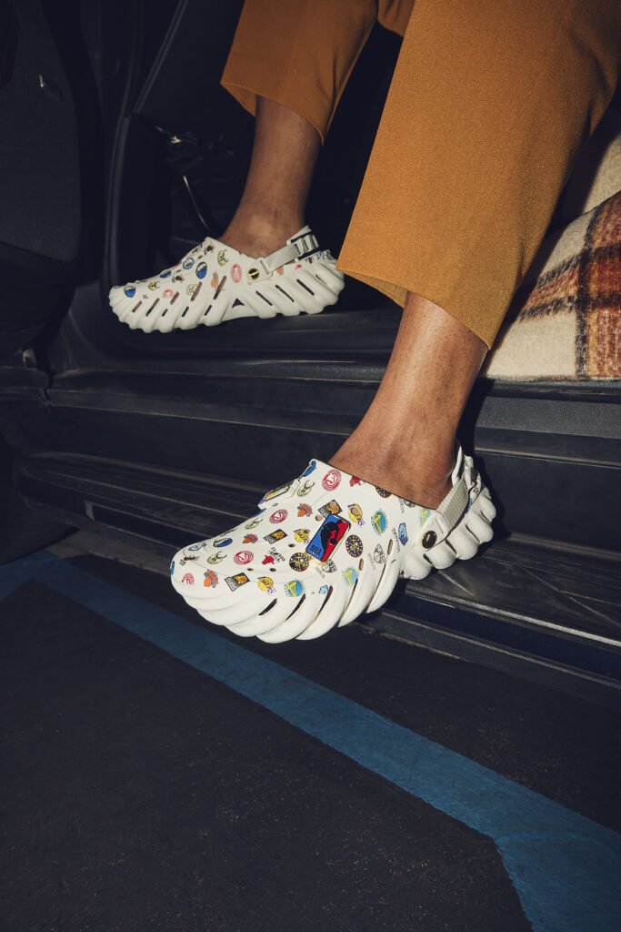 Crocs apresenta primeira collab com a NBA – O Cara Fashion