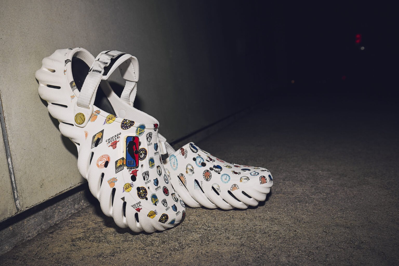 Crocs apresenta primeira collab com a NBA – O Cara Fashion