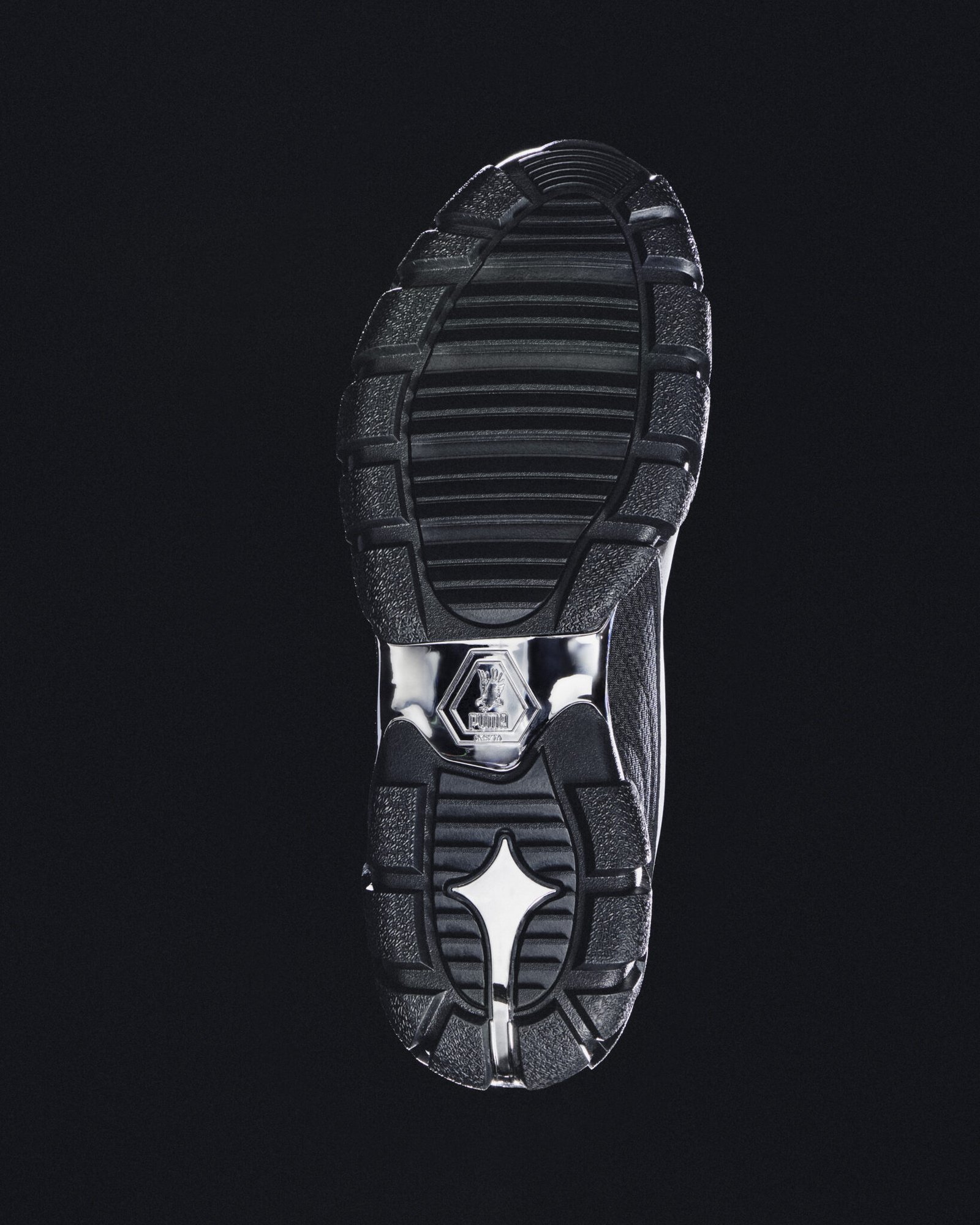 Primeira coleção colaborativa entre PUMA e o rapper Skepta chega ao ...