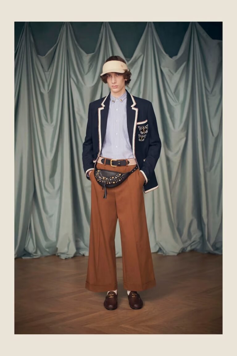 Alessandro Michele apresenta sua primeira coleção pela Valentino e ...