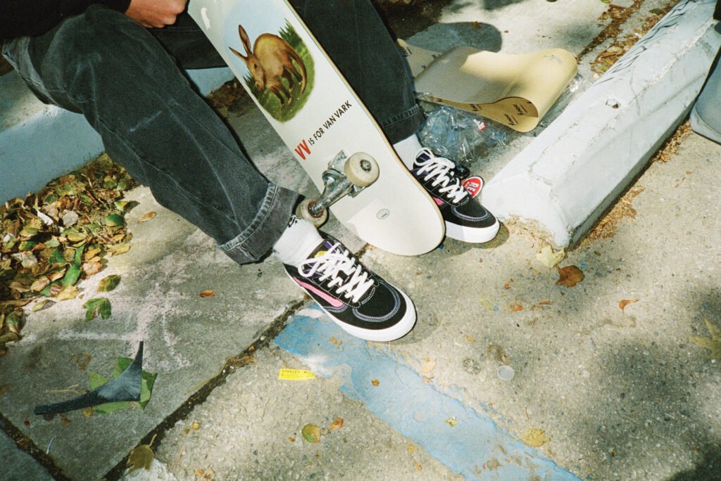 A coleção Skate Classics da Vans Skateboarding homenageia ícones do ...