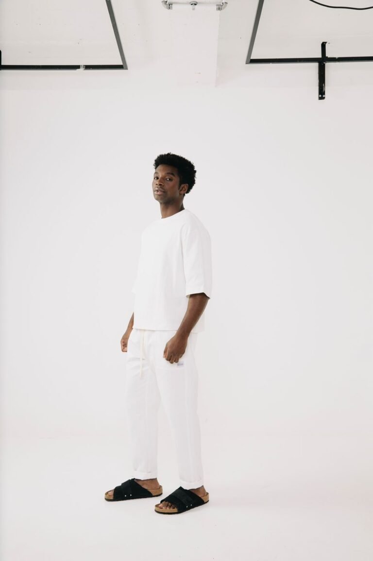 SHAUER lança coleção de estreia que celebra o minimalismo e a ...