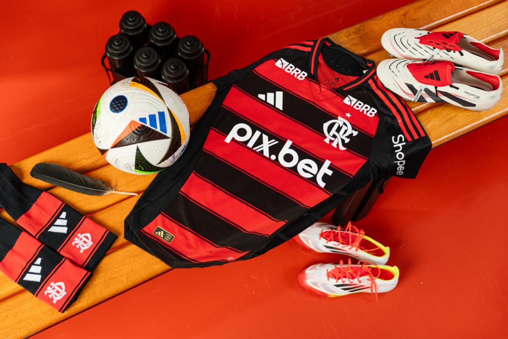 Adidas e Flamengo apresentam o uniforme principal para a temporada 2025/26 – O Cara Fashion