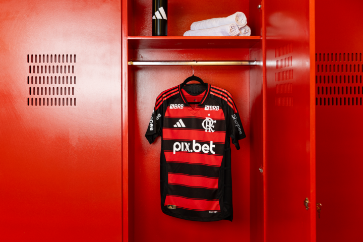 Adidas e Flamengo apresentam o uniforme principal para a temporada 2025/26 – O Cara Fashion